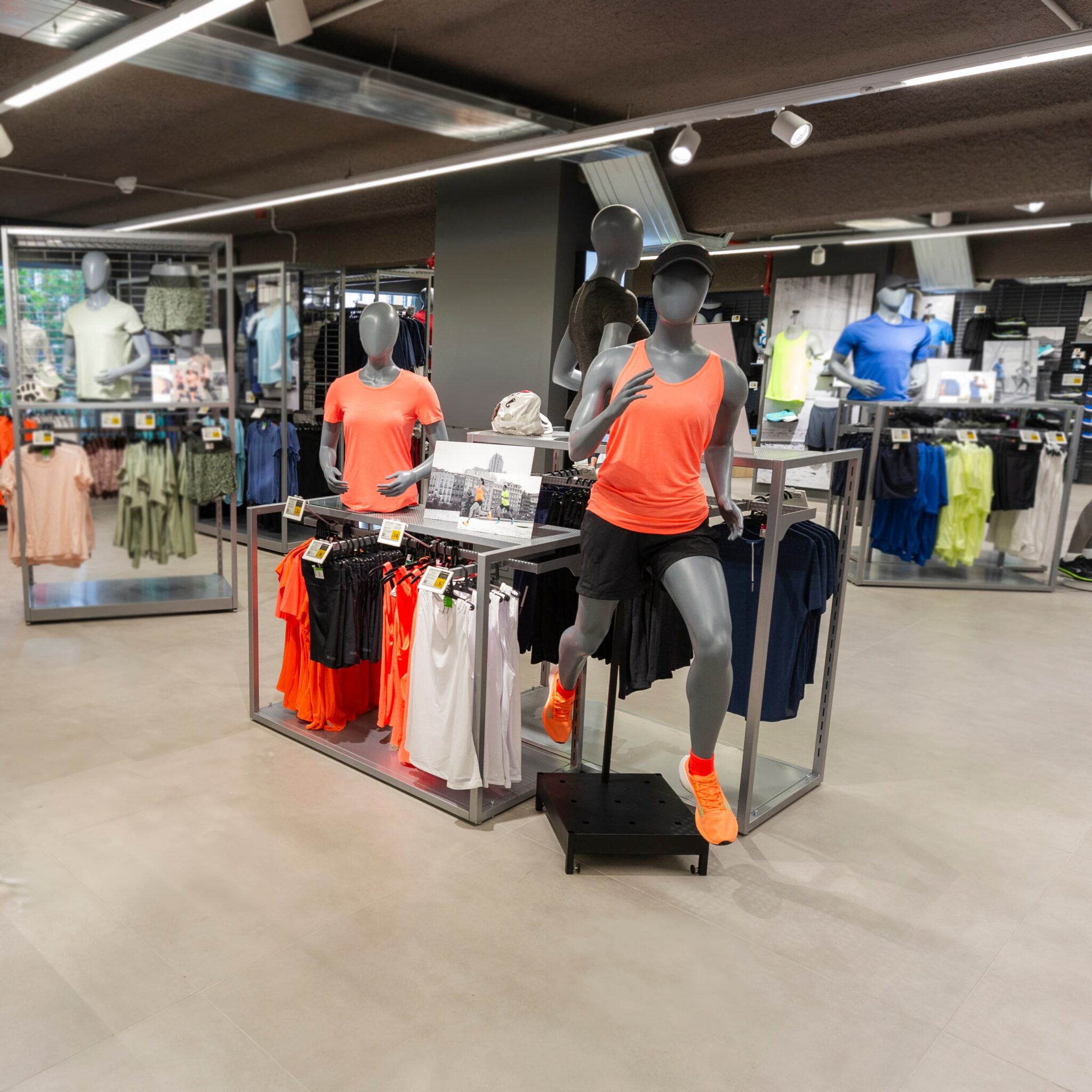 Decathlon cierra el 2024 como tienda oficial de la Qatar Airways ...
