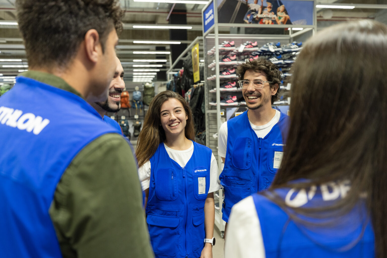 Decathlon lanza una campaña de contratación con más de 650 vacantes ...